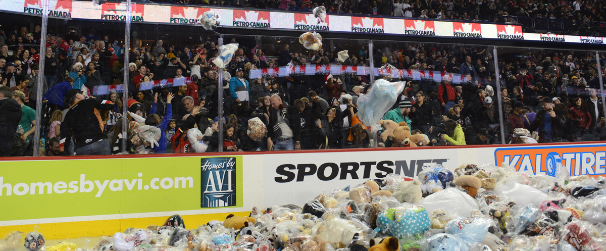 TEDDY BEARS REIGN IN CALGARY - Calgary Hitmen