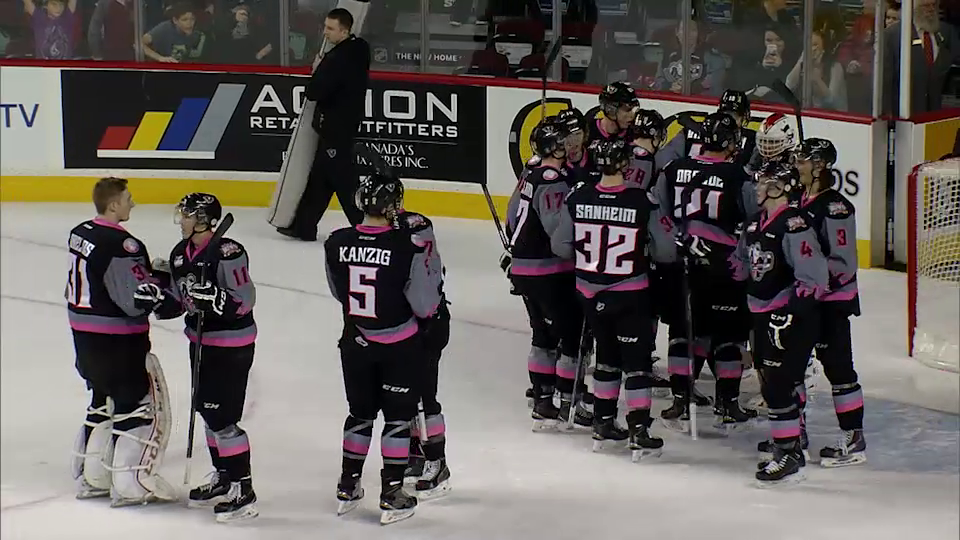 Highlights: Hitmen 8, Giants 0 - Calgary Hitmen