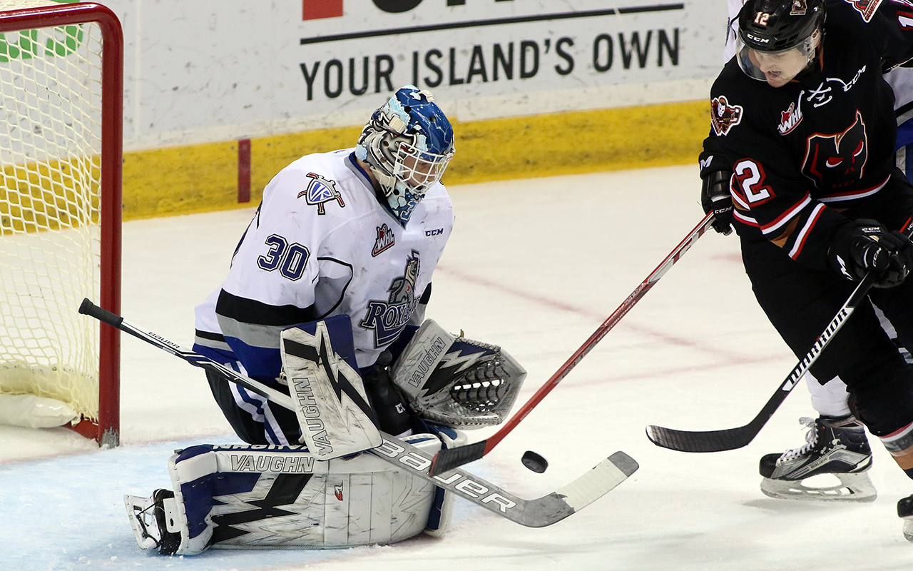 Photos: Hitmen at Royals - Calgary Hitmen