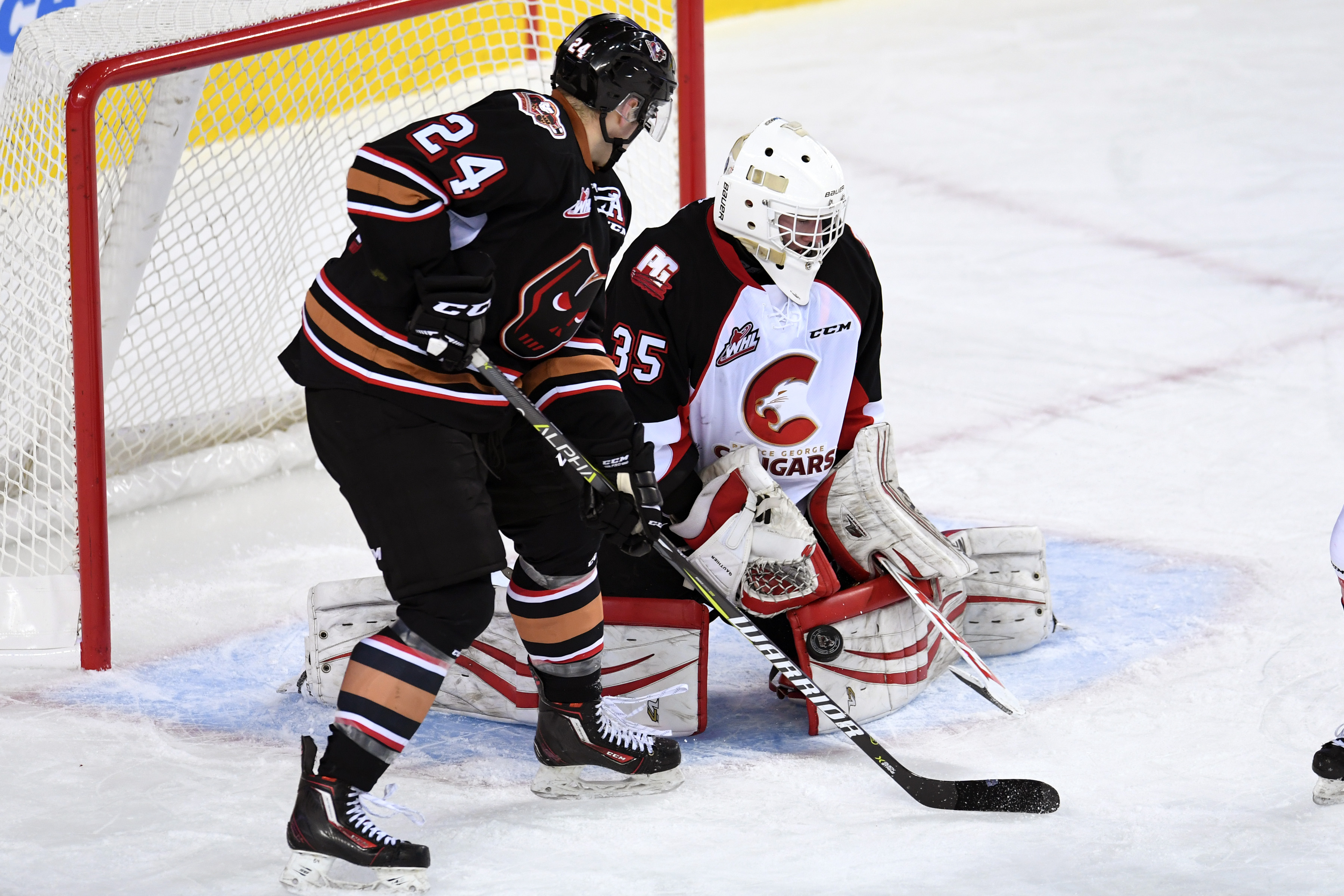 Photo Gallery: Hitmen vs Cougars - Calgary Hitmen