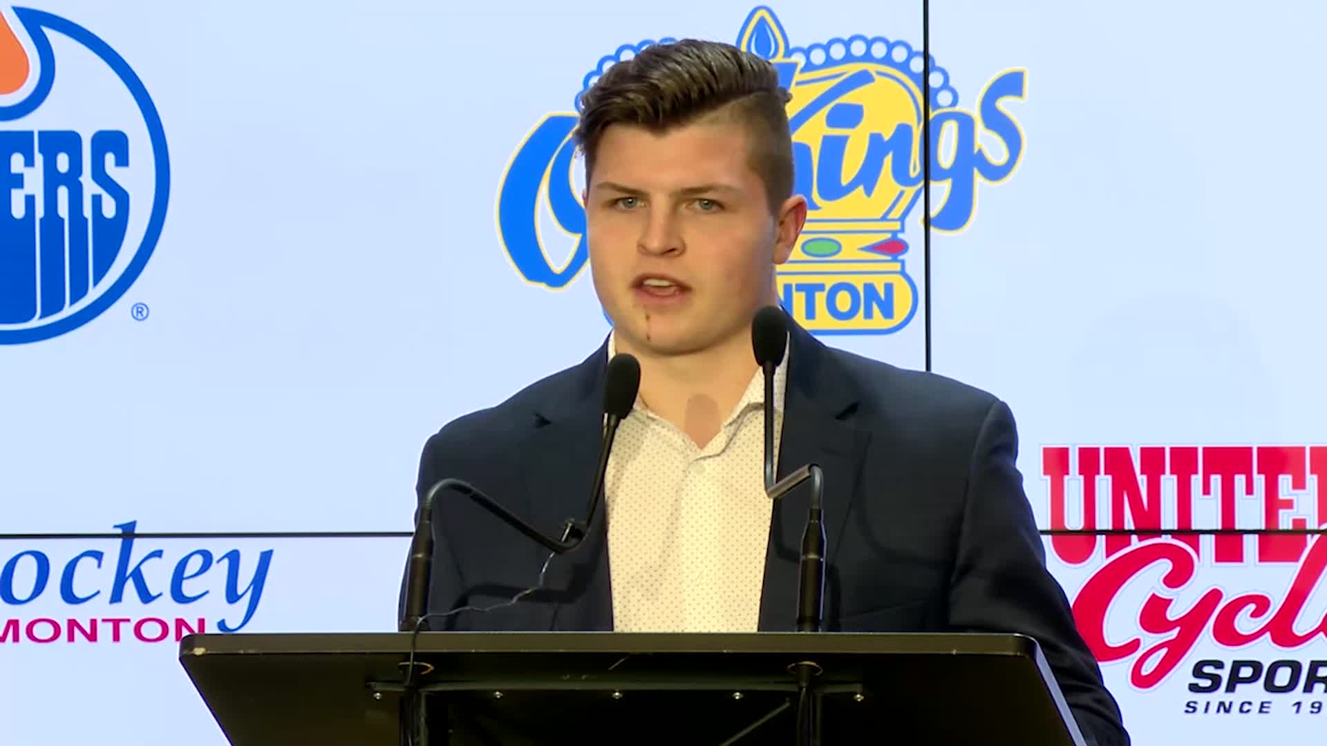 Fix-Wolansky Speaks at Minor Hockey Week Launch - Edmonton Oil Kings