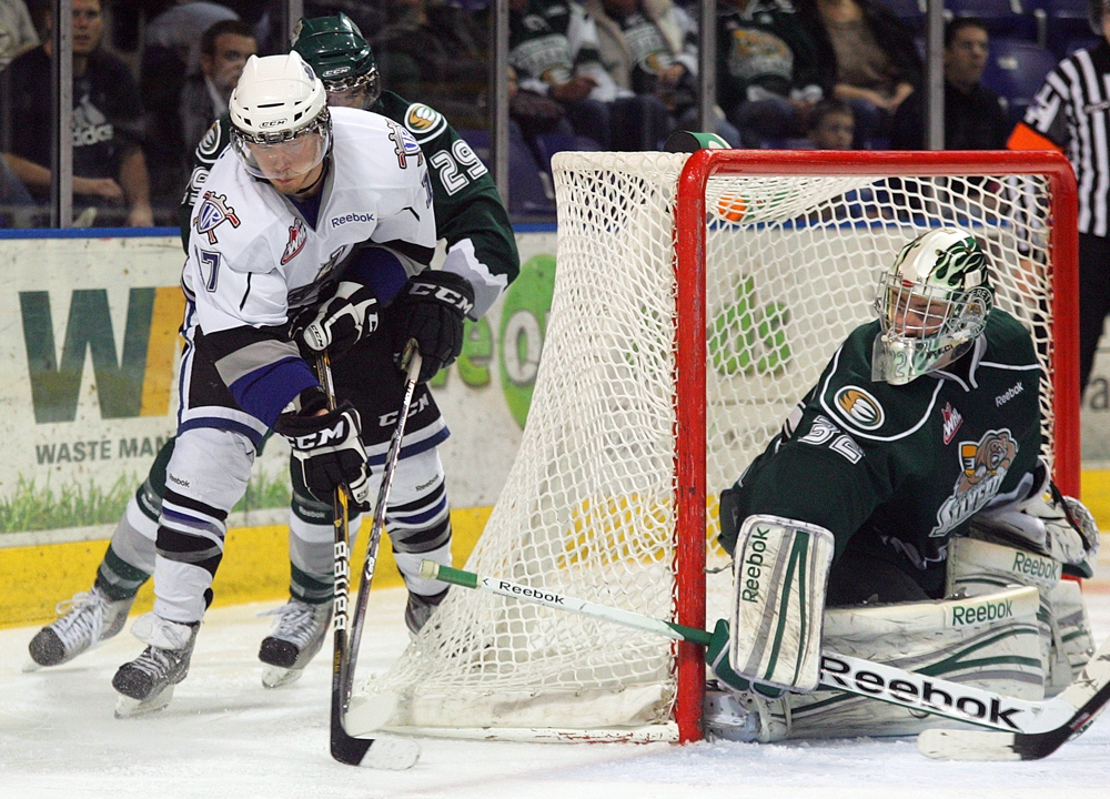 Tips win second straight in Victoria - Everett Silvertips