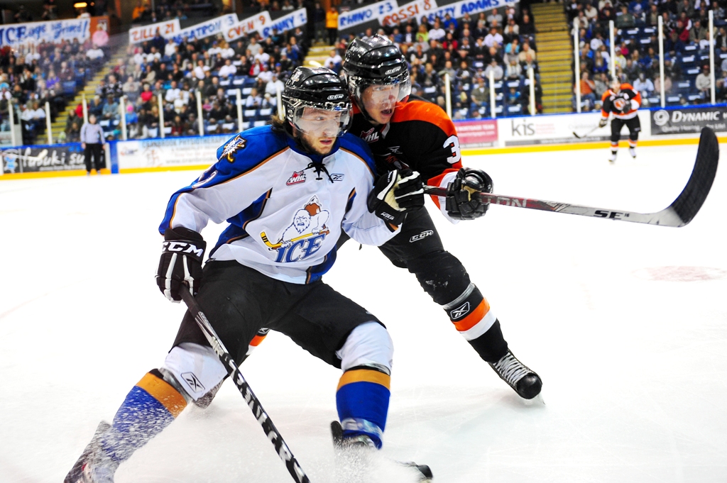 MAX REINHART NAMED WHL PLAYER OF THE WEEK - Everett Silvertips