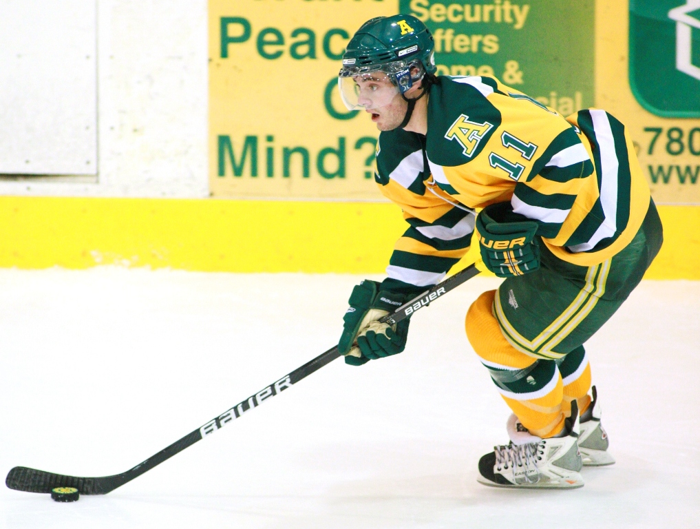 WHL GRADS CAPTURE ALL UNIVERSITY AWARDS - Everett Silvertips