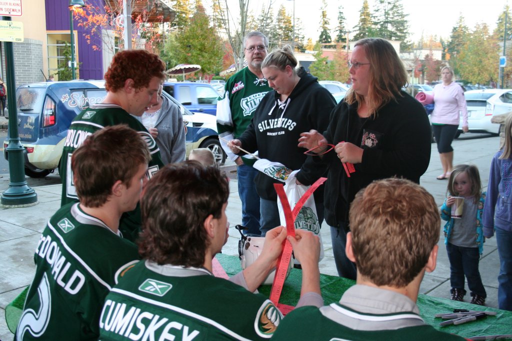 Tip a 'Tip Night - Everett Silvertips