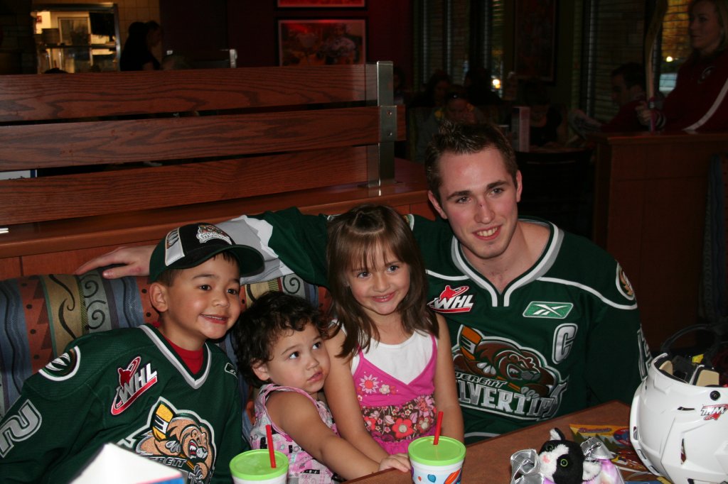Tip a 'Tip Night - Everett Silvertips