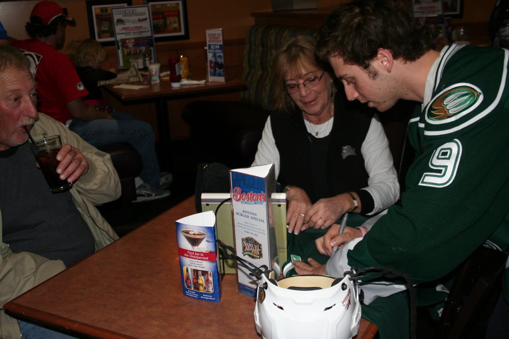 Tip a 'Tip Night - Everett Silvertips
