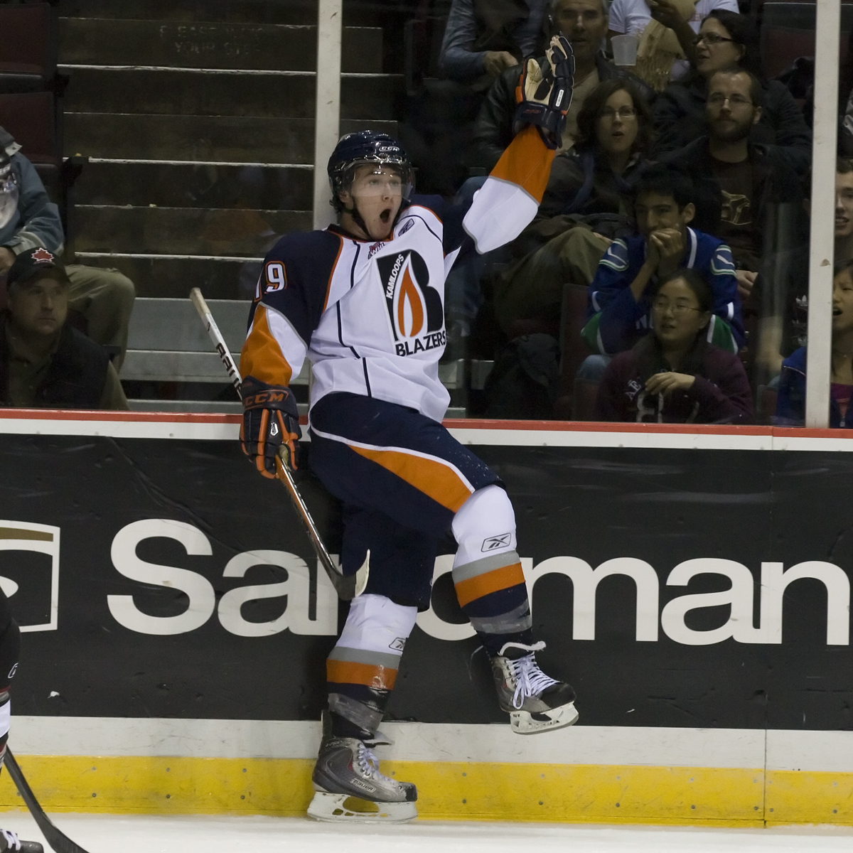 BLAZERS WIN 8-5 OVER ICE - Kamloops Blazers
