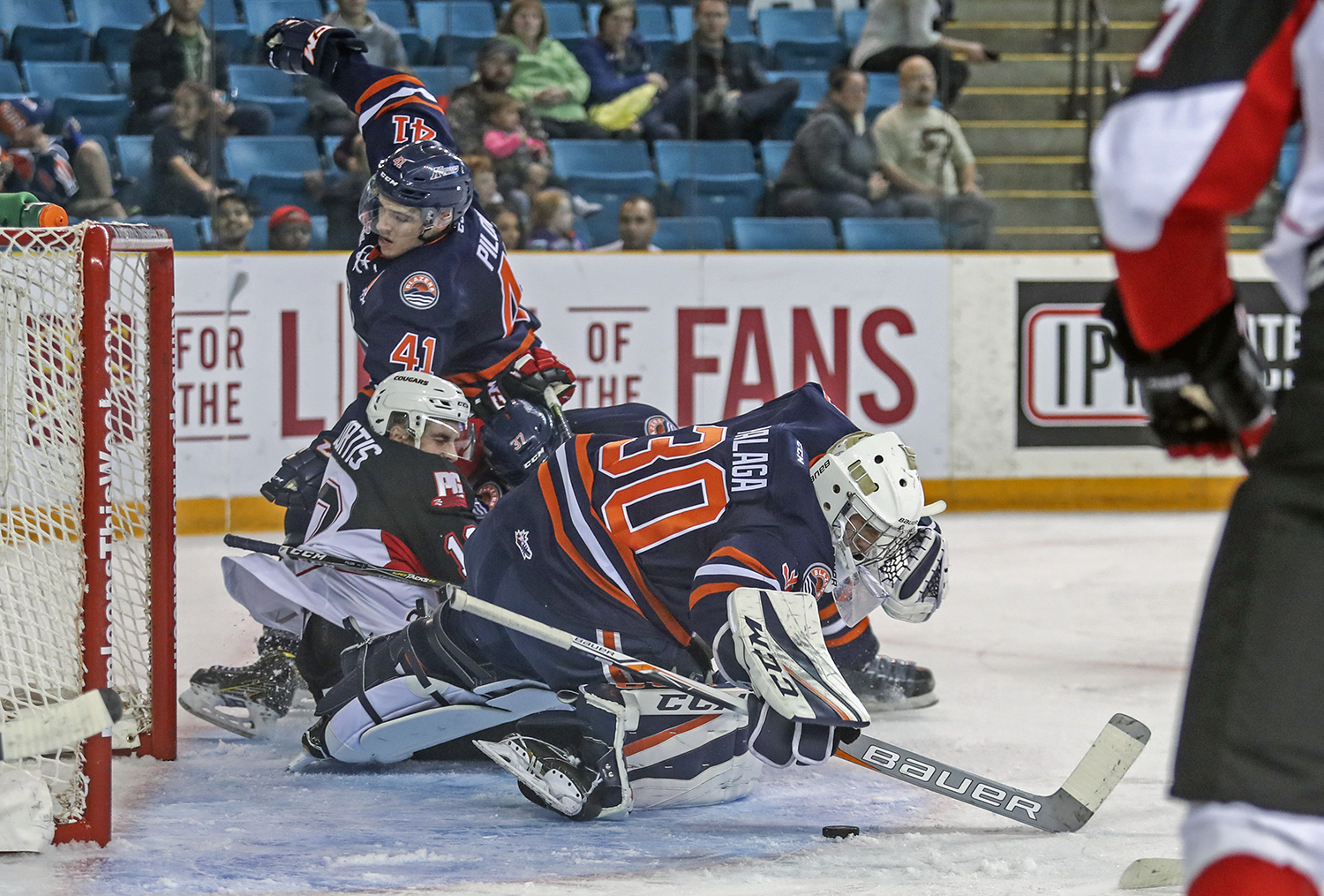 BLAZERS HOME TO COUGARS - Kamloops Blazers