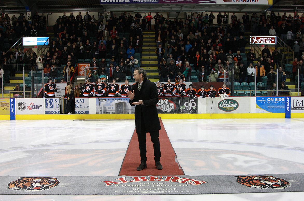 LINDEN RETURNS HOME TO STANDING OVATION - Medicine Hat Tigers