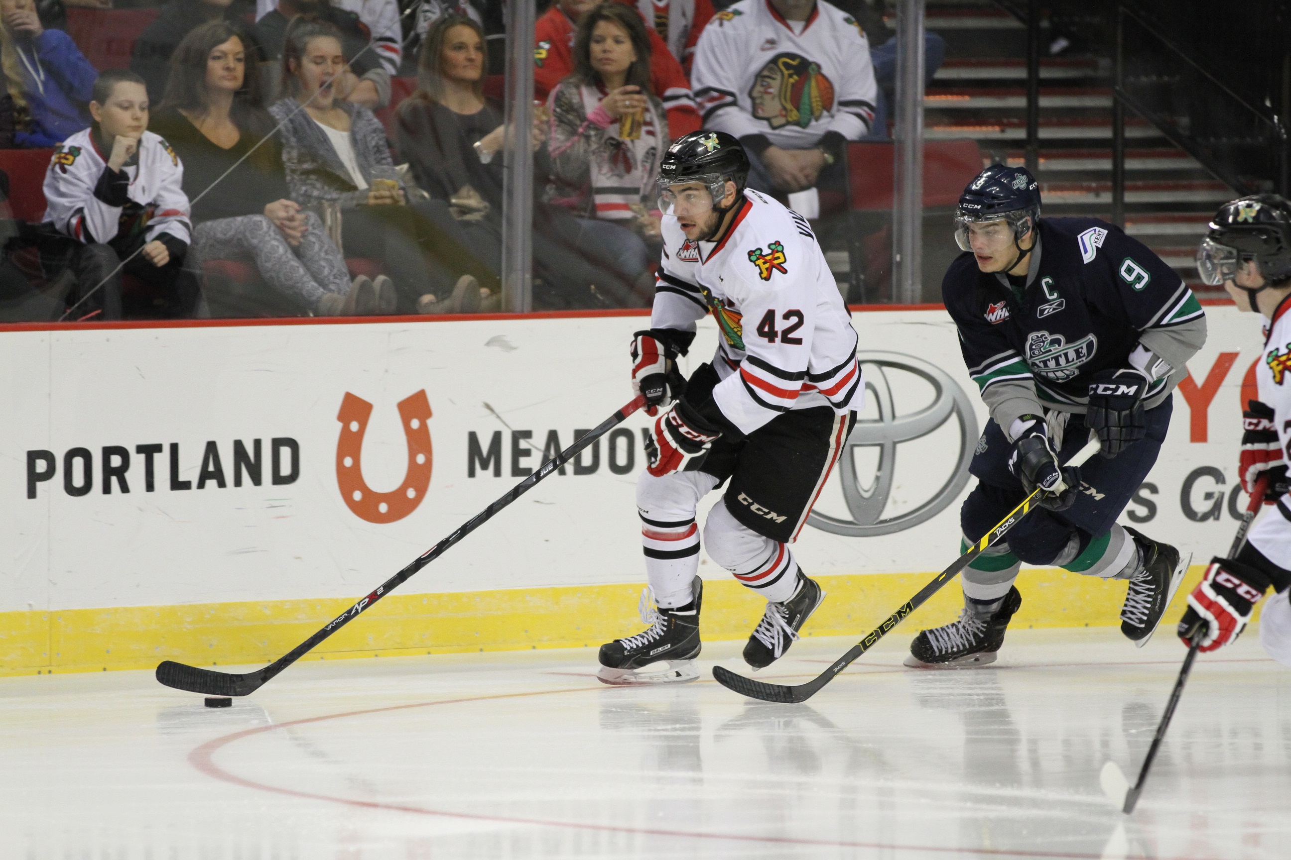 Layne Viveiros Signs To Play in Austria - Portland Winterhawks
