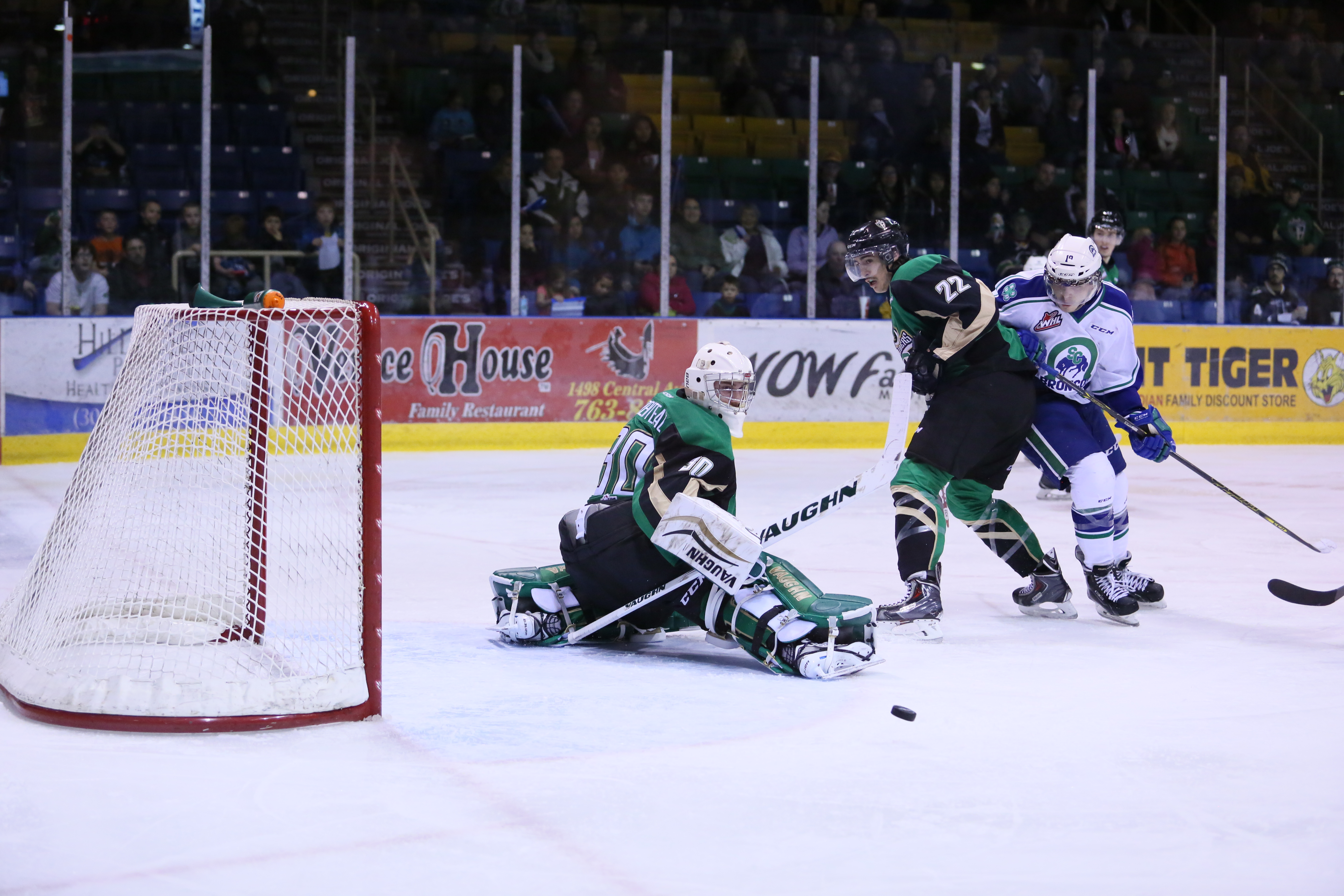 Parenteau steals the show in Raider Victory - Prince Albert Raiders
