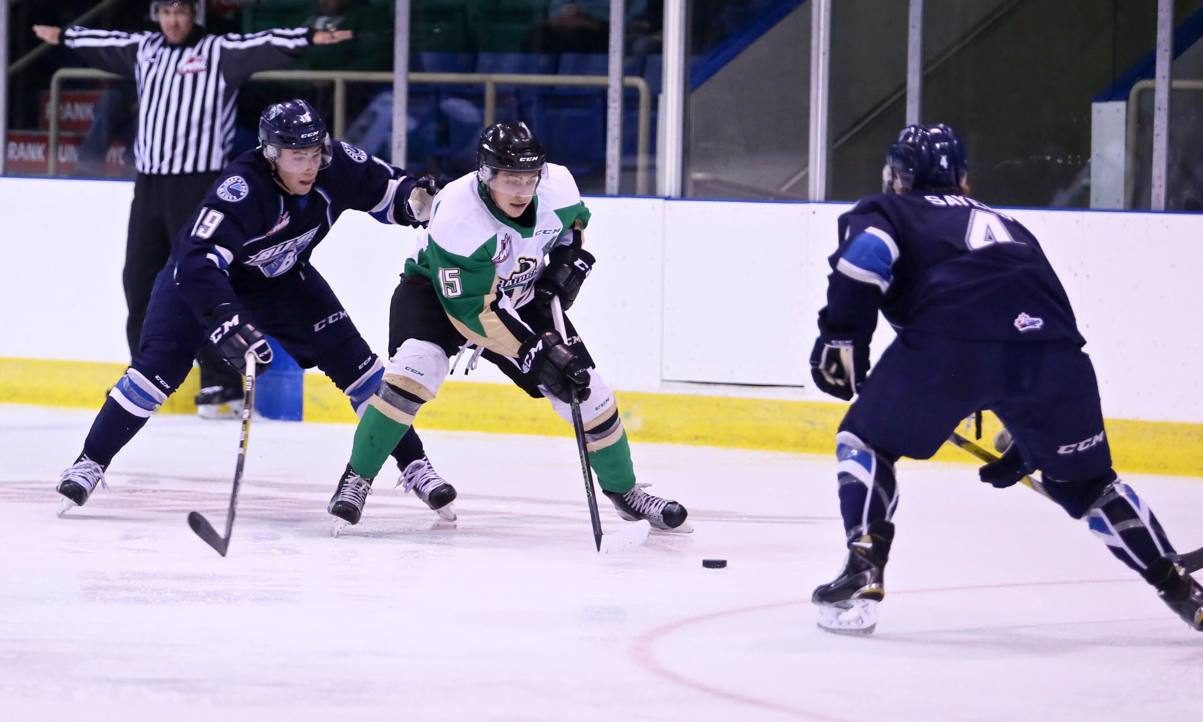 PHOTO GALLERY: Raiders 5, Blades 3 - Prince Albert Raiders