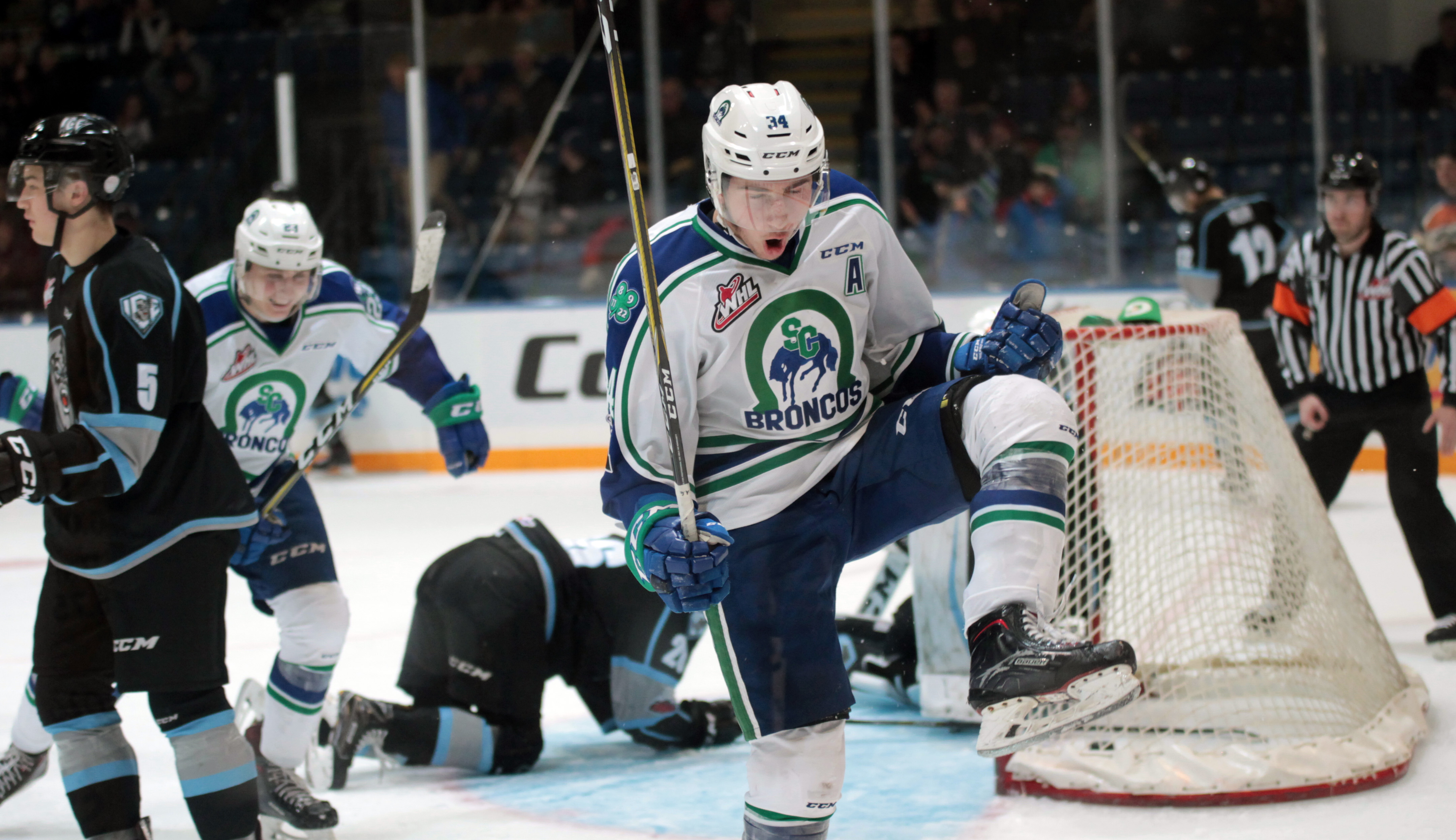 Gennaro, Gable combine to lead Broncos past ICE - Swift Current Broncos