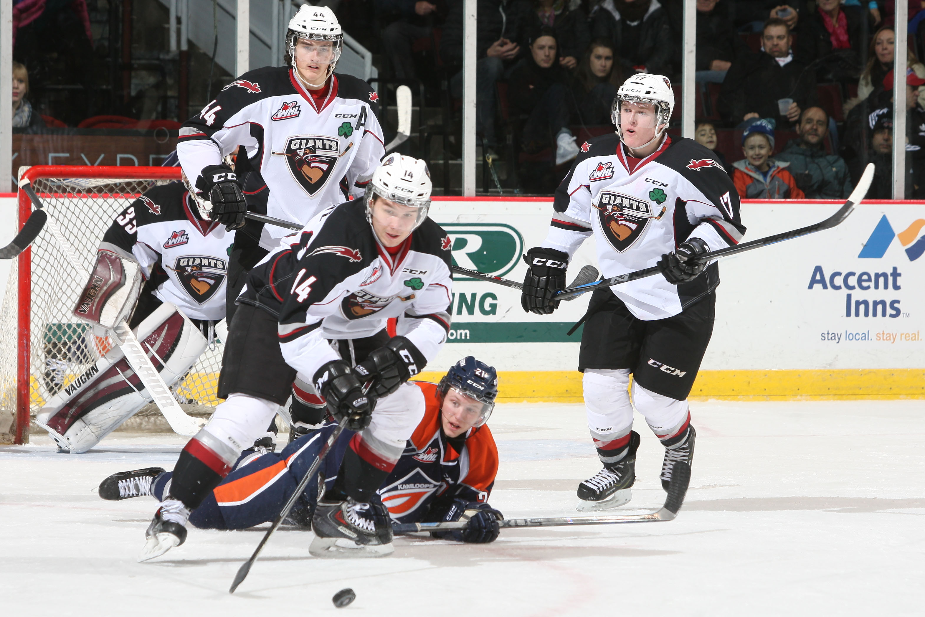 Blazers Outlast Giants in Shootout - Vancouver Giants