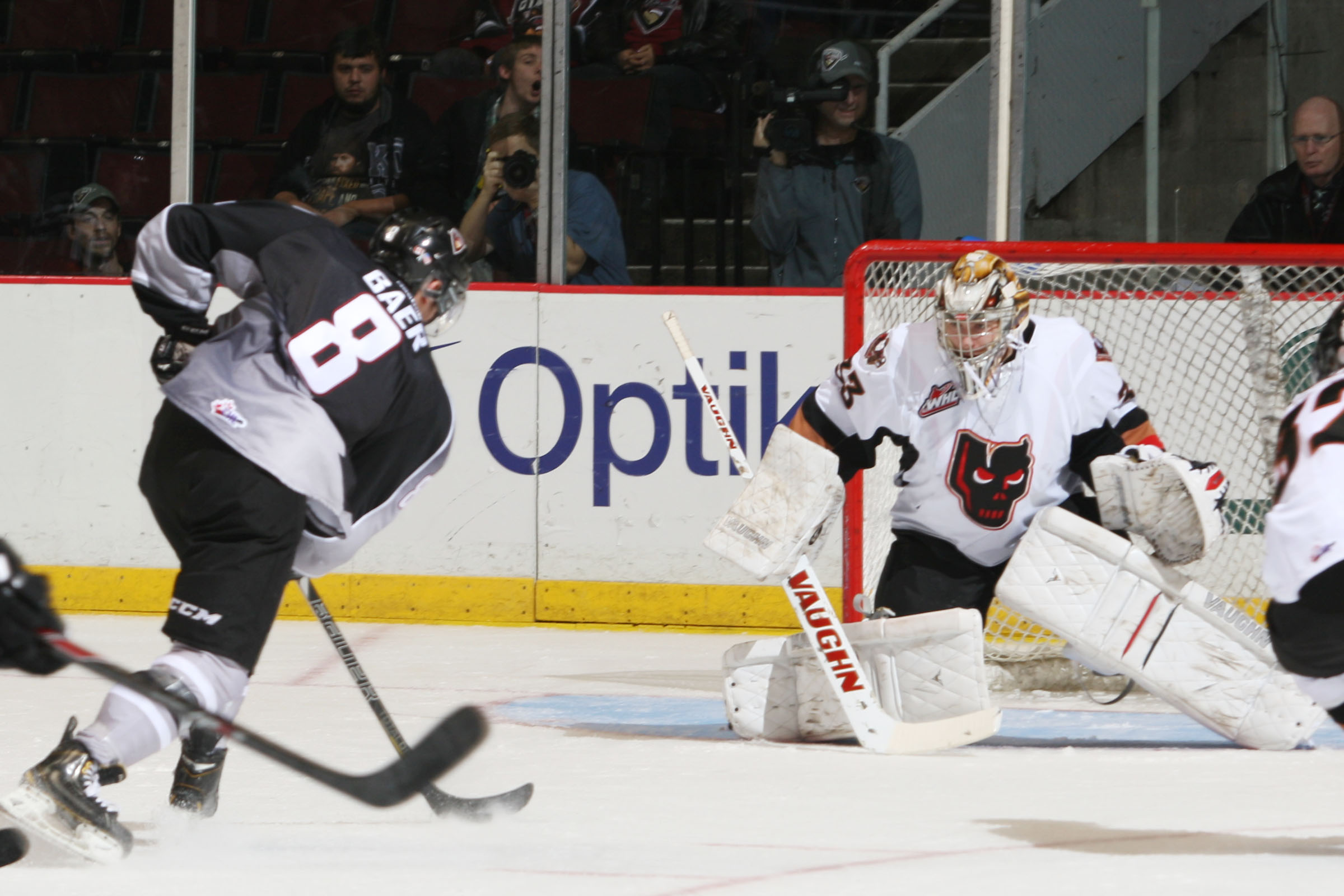 Giants Battle Back For 2 Points - Vancouver Giants