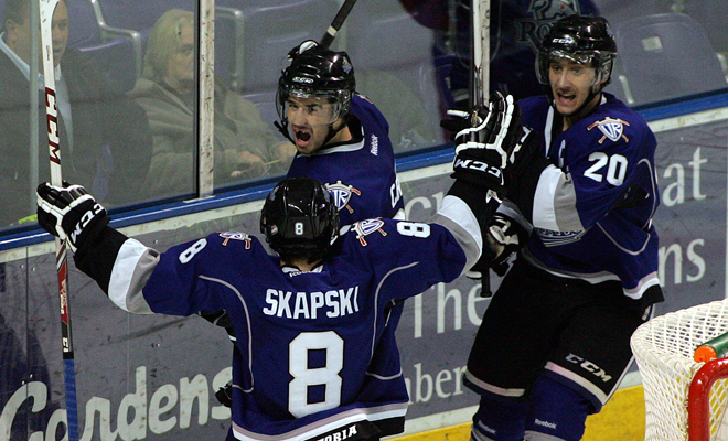 ROYALS TAKE DOWN BLAZERS - Victoria Royals