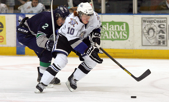 ROYALS HOLD OFF THUNDERBIRDS - Victoria Royals