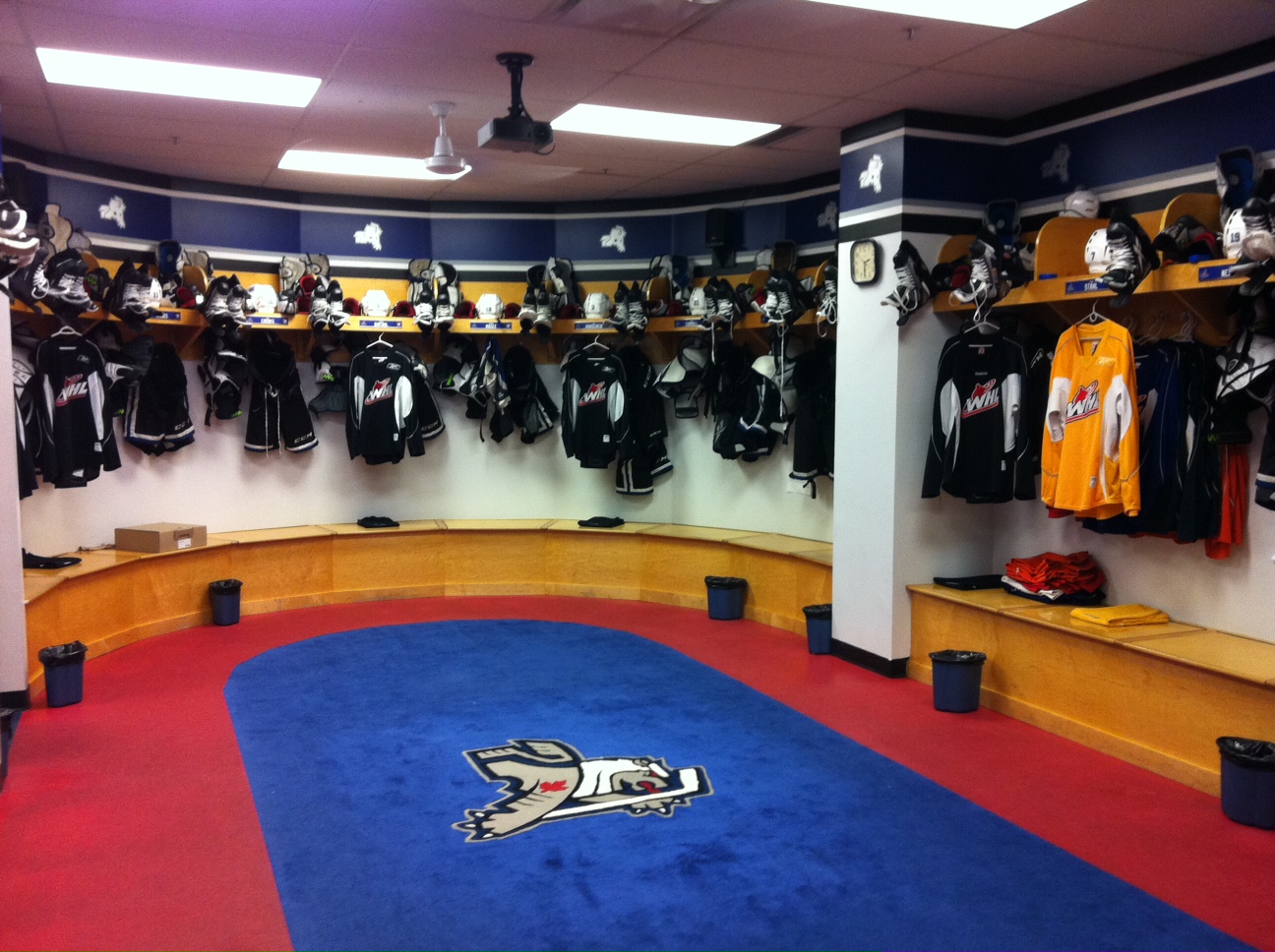 ROYALS ARRIVE HOME AFTER SIX GAME ROAD TRIP - Victoria Royals