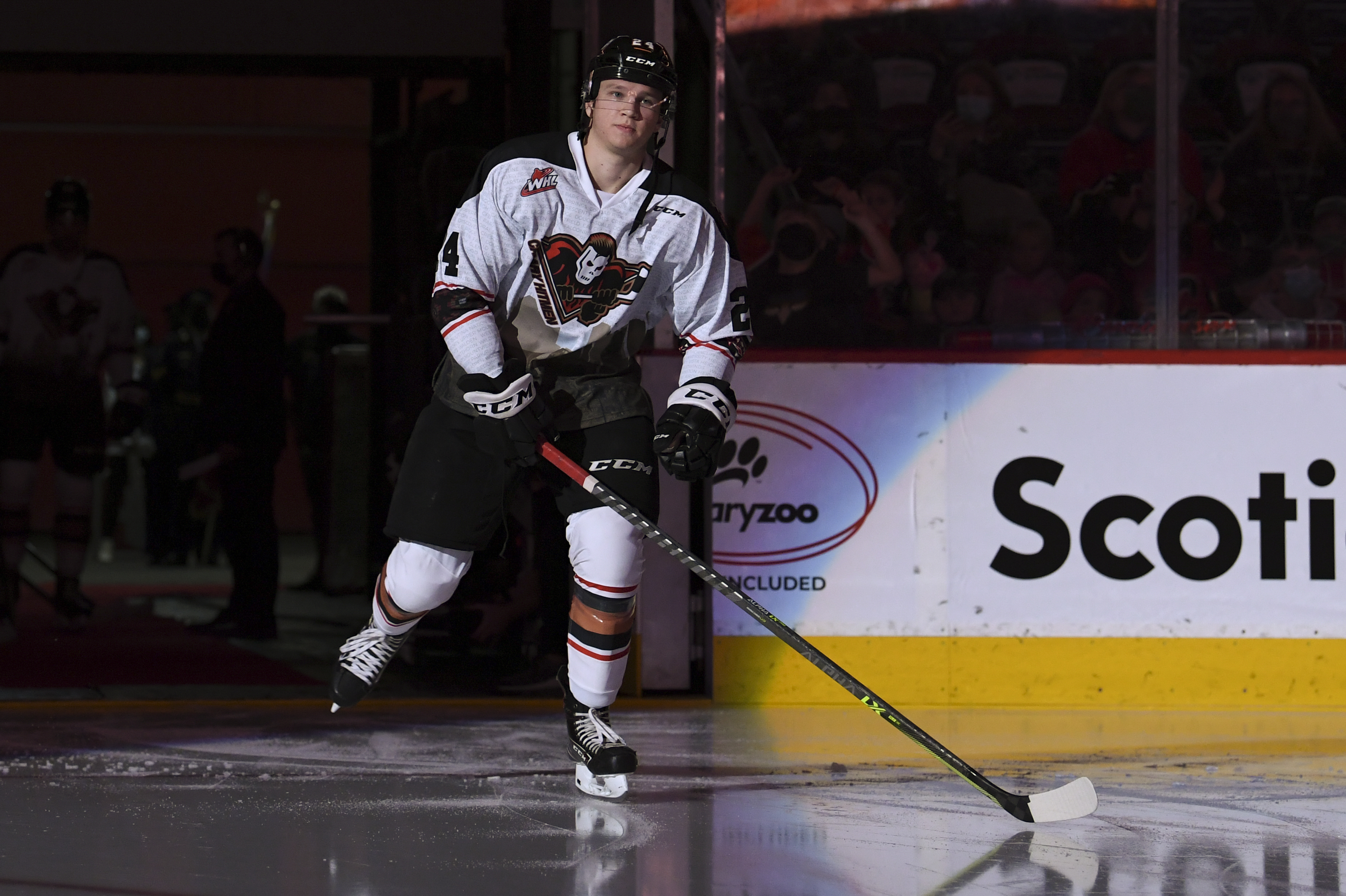 Photo Gallery: Home Opener - Hitmen vs. Hurricanes - Calgary Hitmen