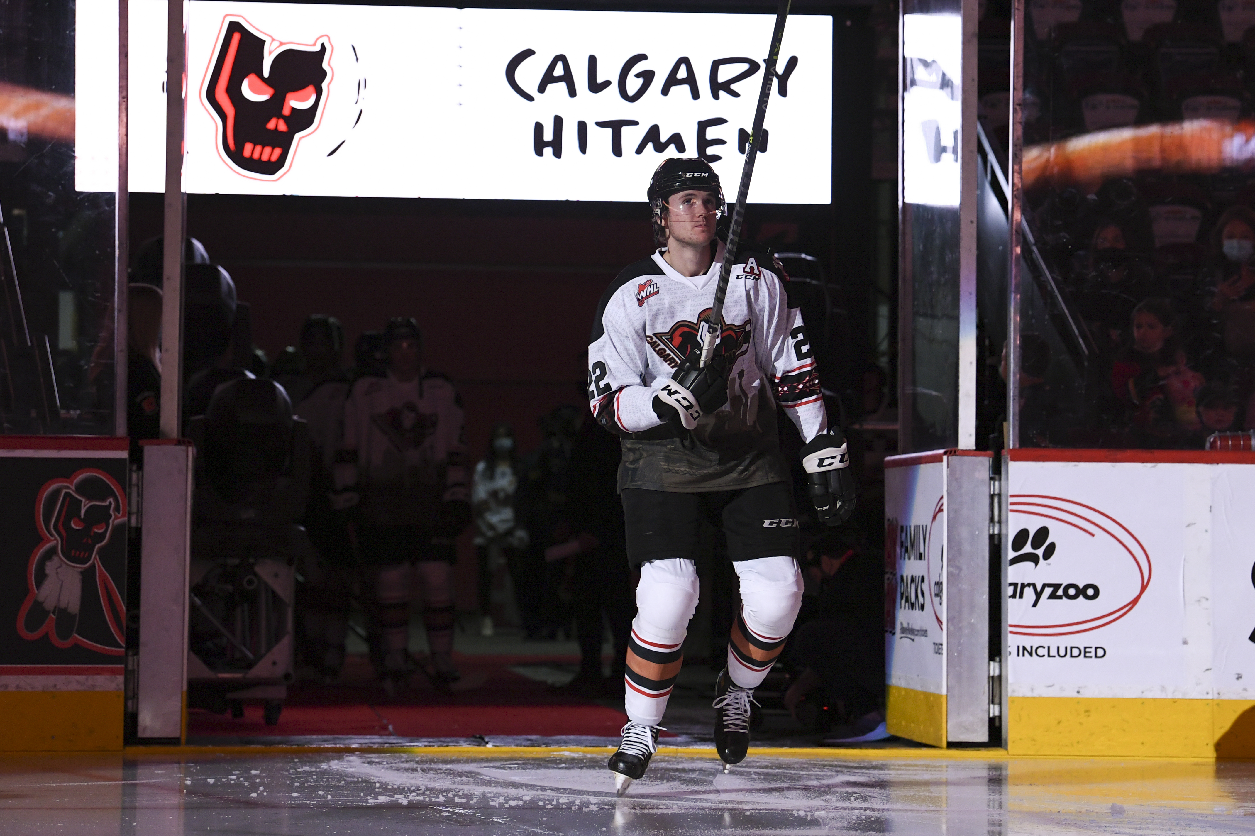 Photo Gallery: Home Opener - Hitmen vs. Hurricanes - Calgary Hitmen