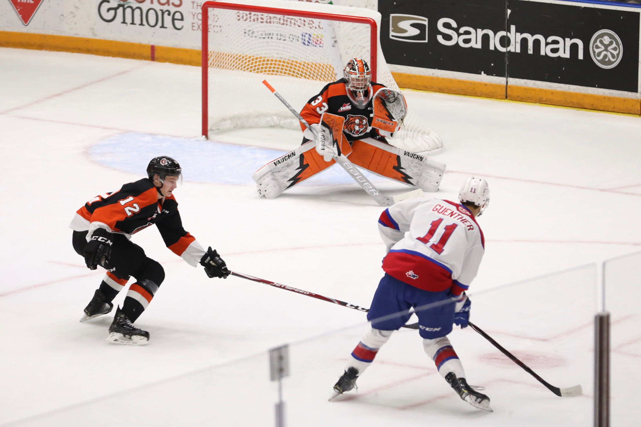 Seven snipes a-singing; Oil Kings rejoice after 7-1 win in pre-holiday ...