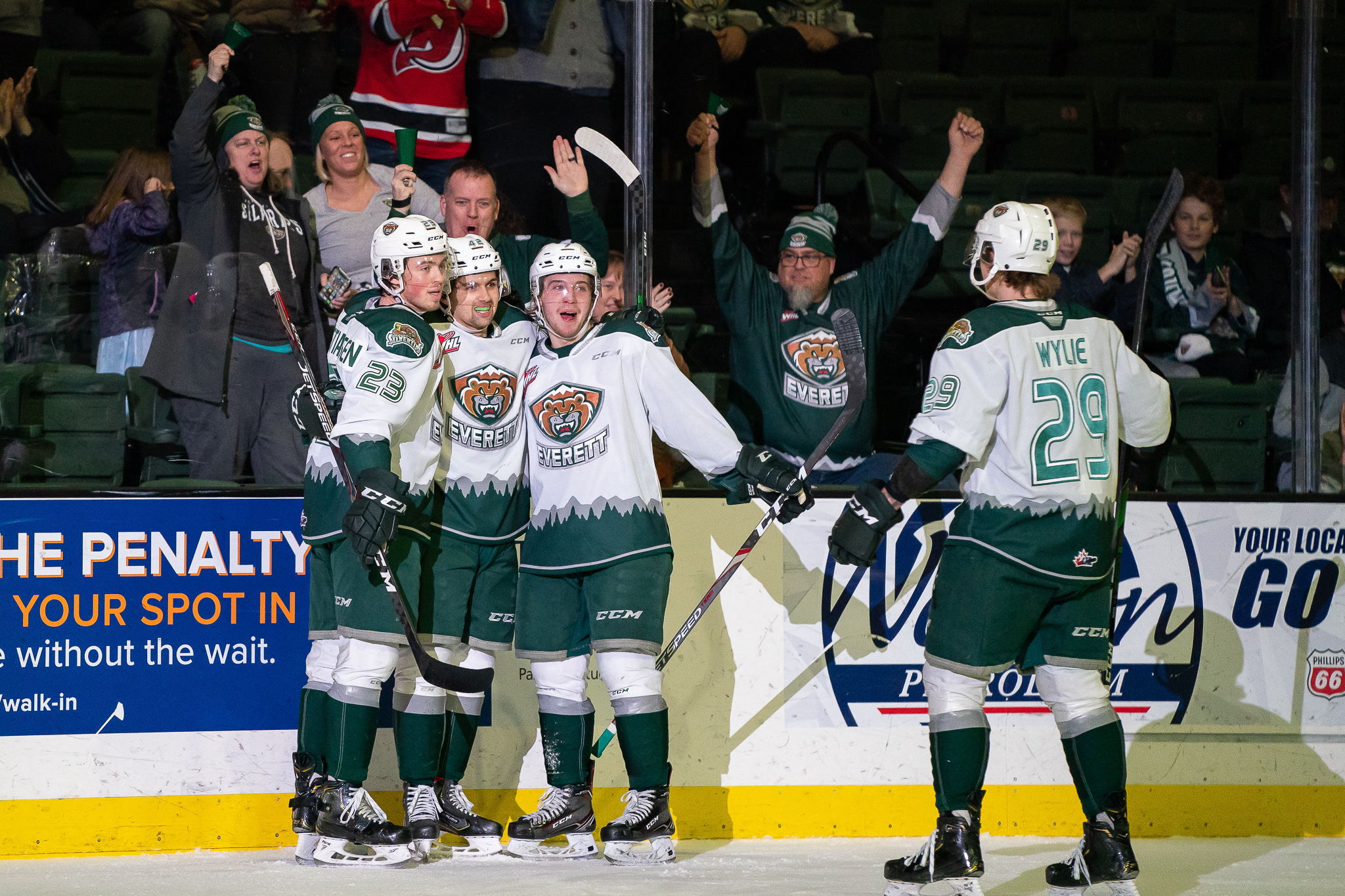 PHOTOS // Silvertips vs. Regina (1/12) - Everett Silvertips
