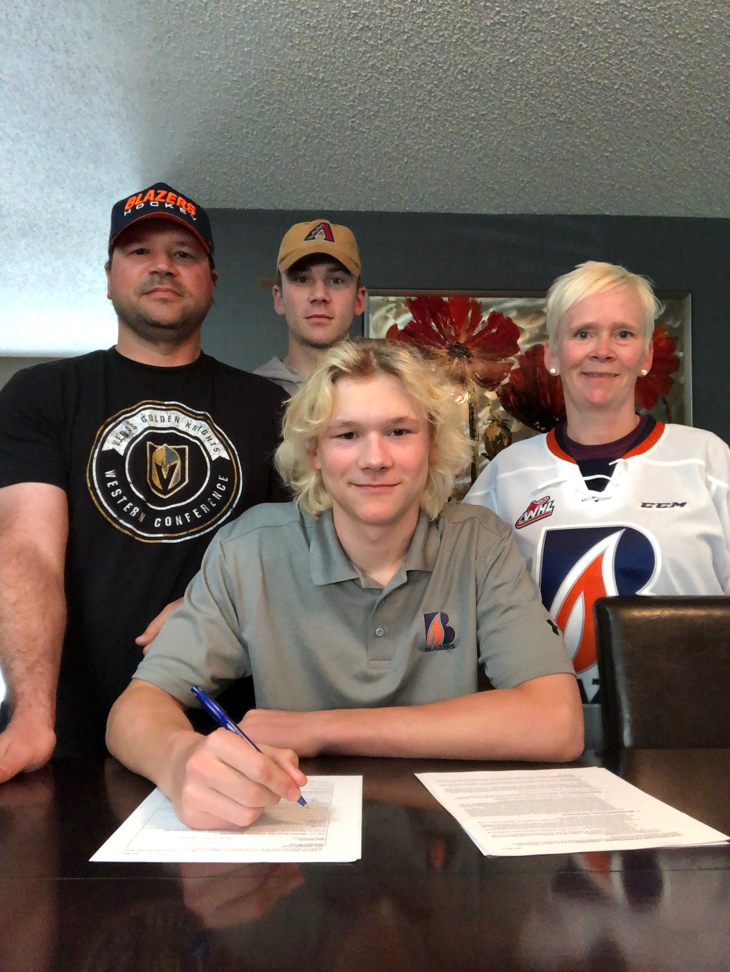 BLAZERS SIGN DYLAN ERNST AND TYE SPENCER - Kamloops Blazers