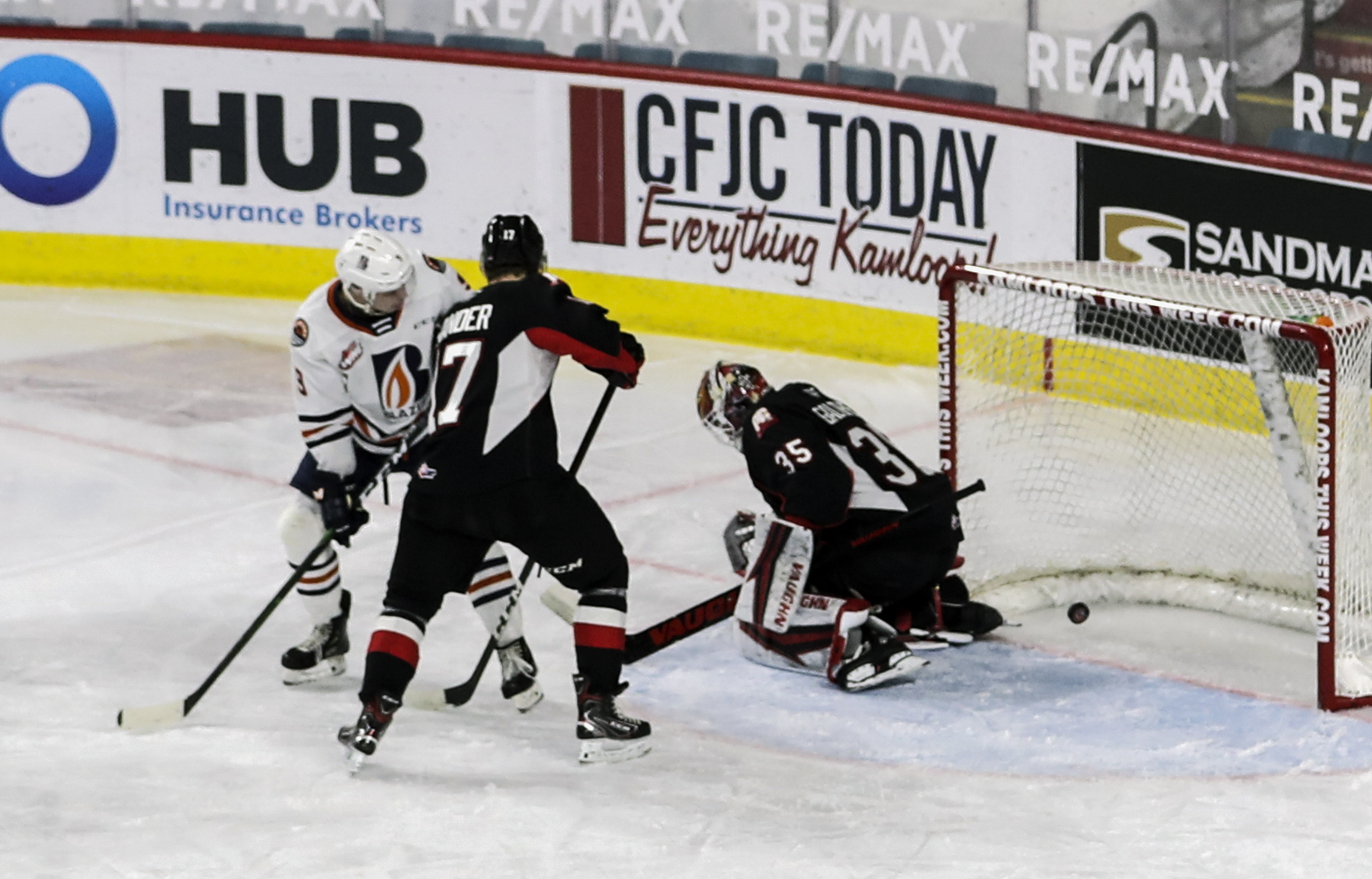 BLAZERS SHUTOUT COUGARS 5-0 - Kamloops Blazers