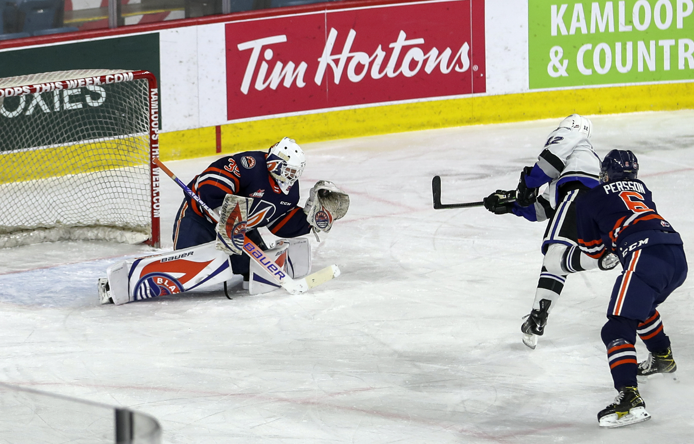 BLAZERS SHUTOUT ROYALS 3-0 - Kamloops Blazers