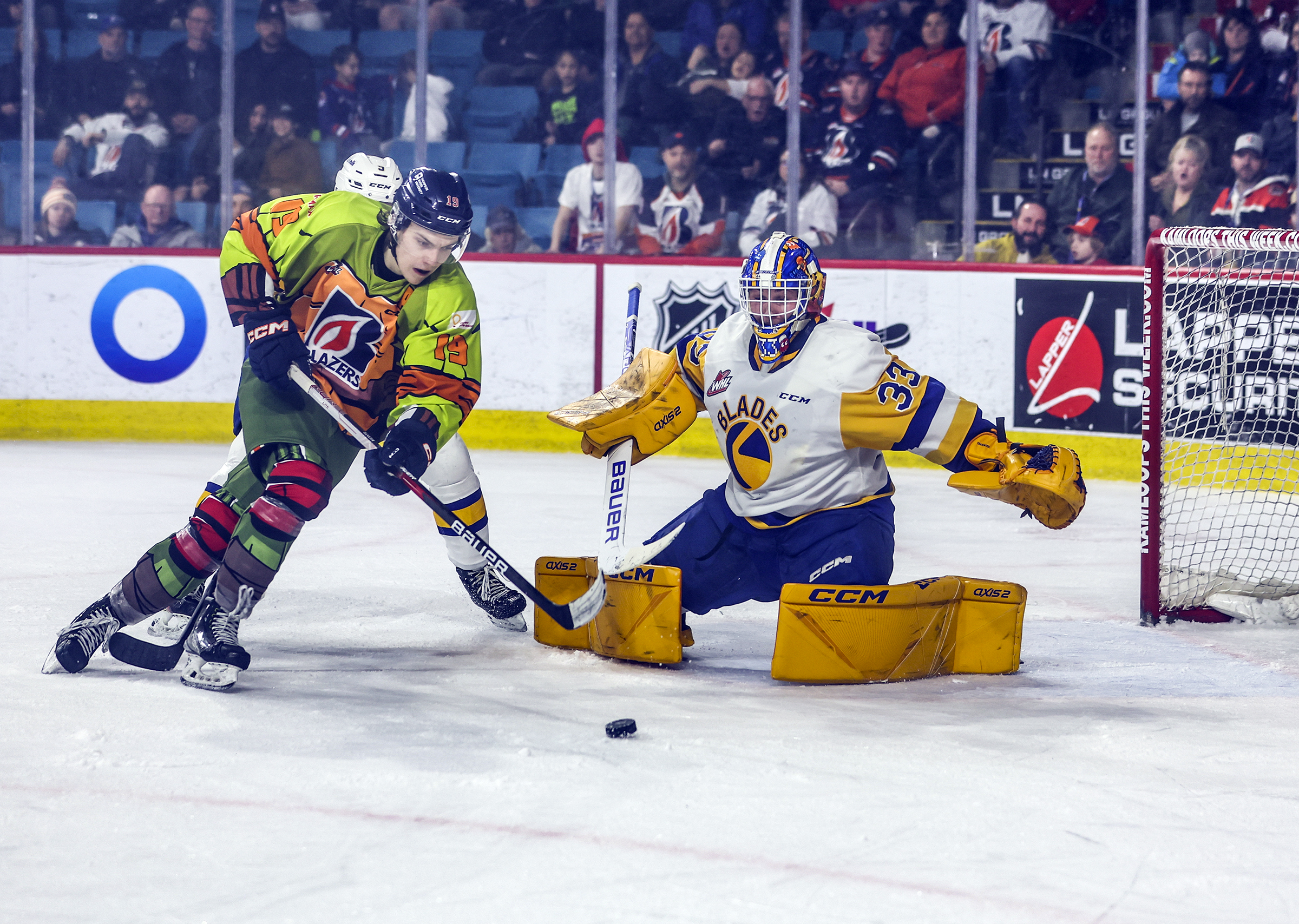 BLAZERS WIN 5-2 OVER BLADES - Kamloops Blazers