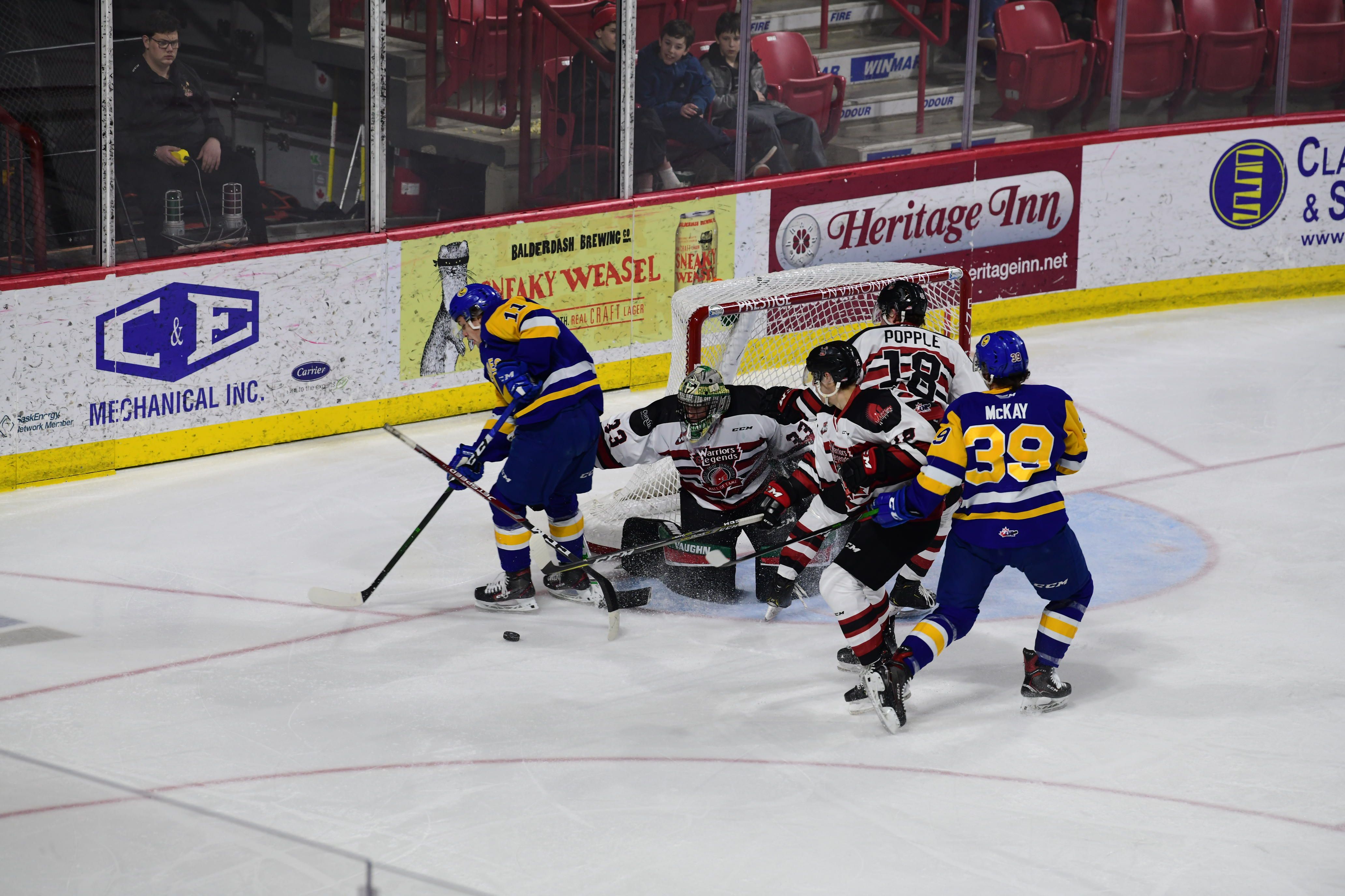 RECAP: Blades score seven straight to overrun Warriors - Saskatoon Blades