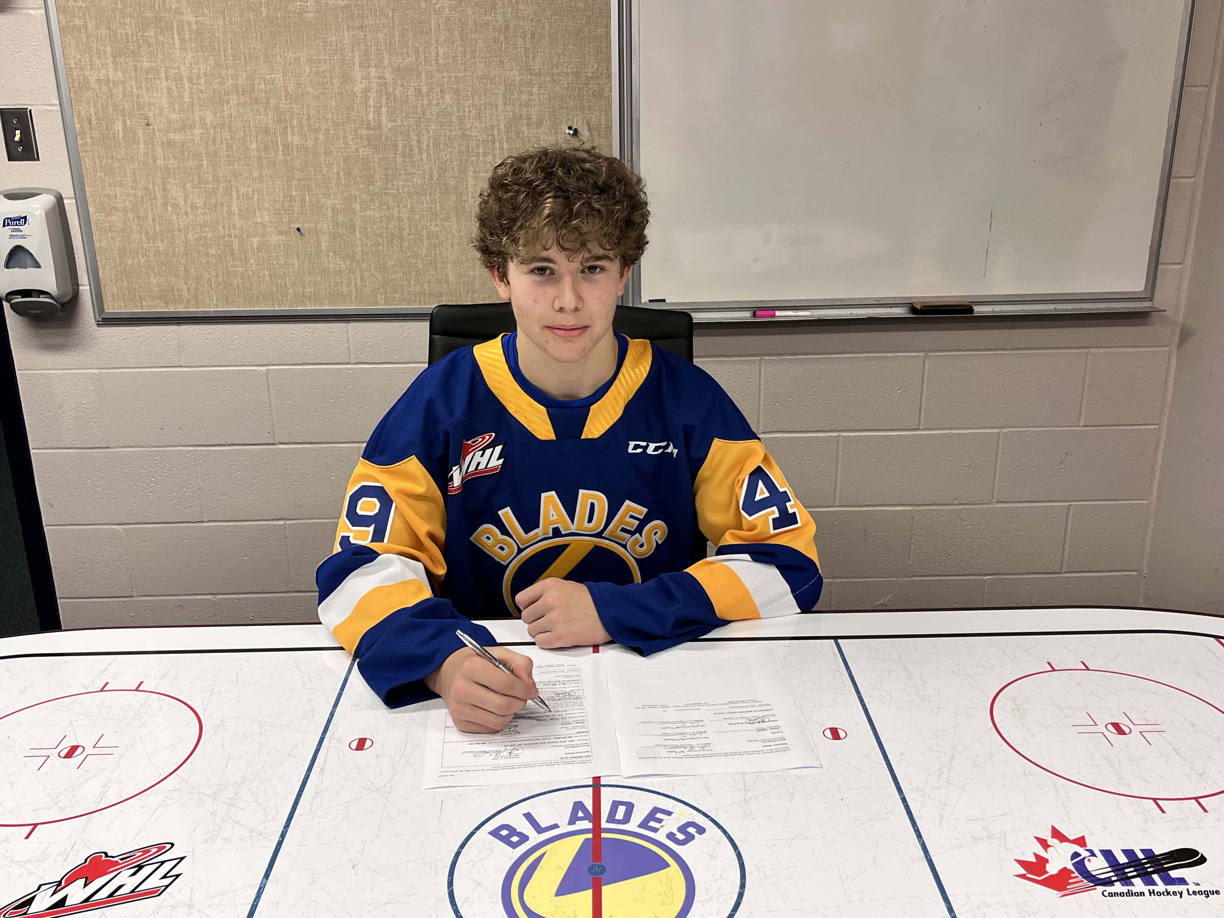 Blades Sign Prospect Fraser Leonard - Saskatoon Blades