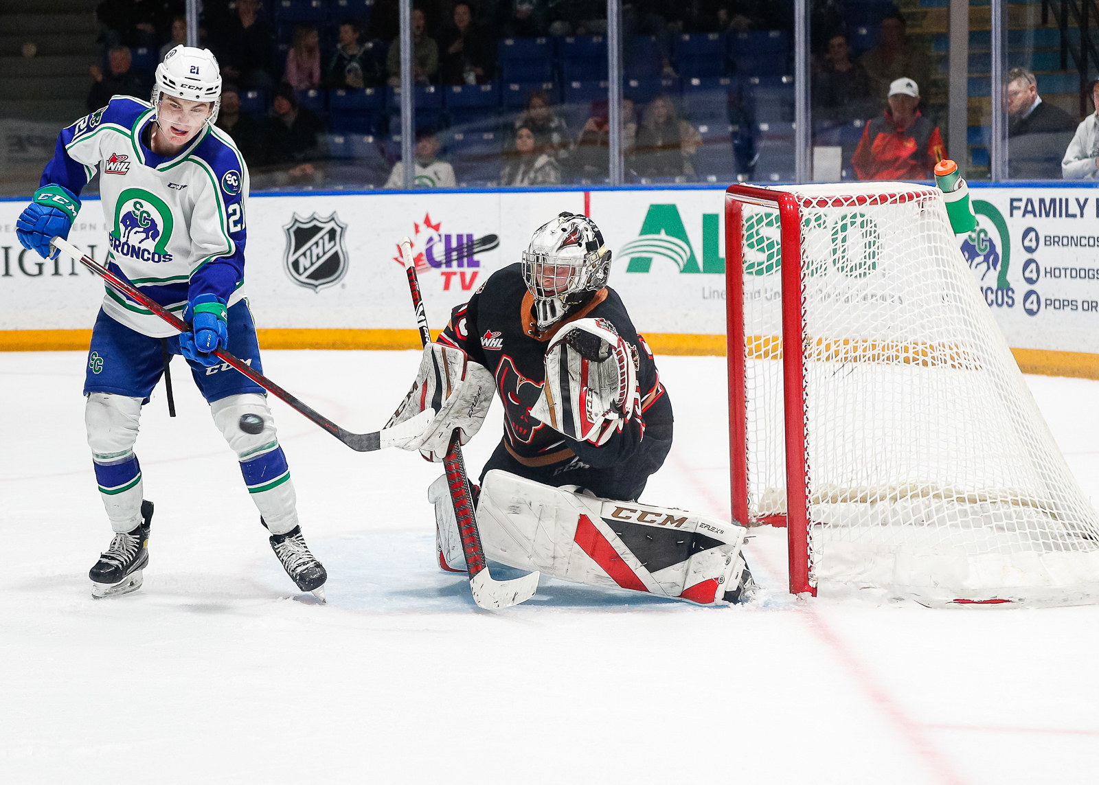 Broncos vs Hitmen, April 1, 2022 - Swift Current Broncos