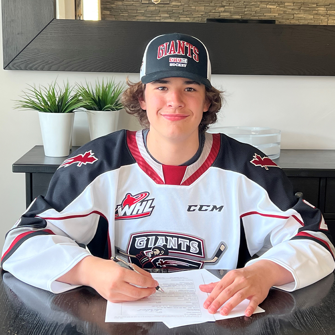 GIANTS SIGN THIRD ROUND PICK BRAYDON RIGGALL - Vancouver Giants