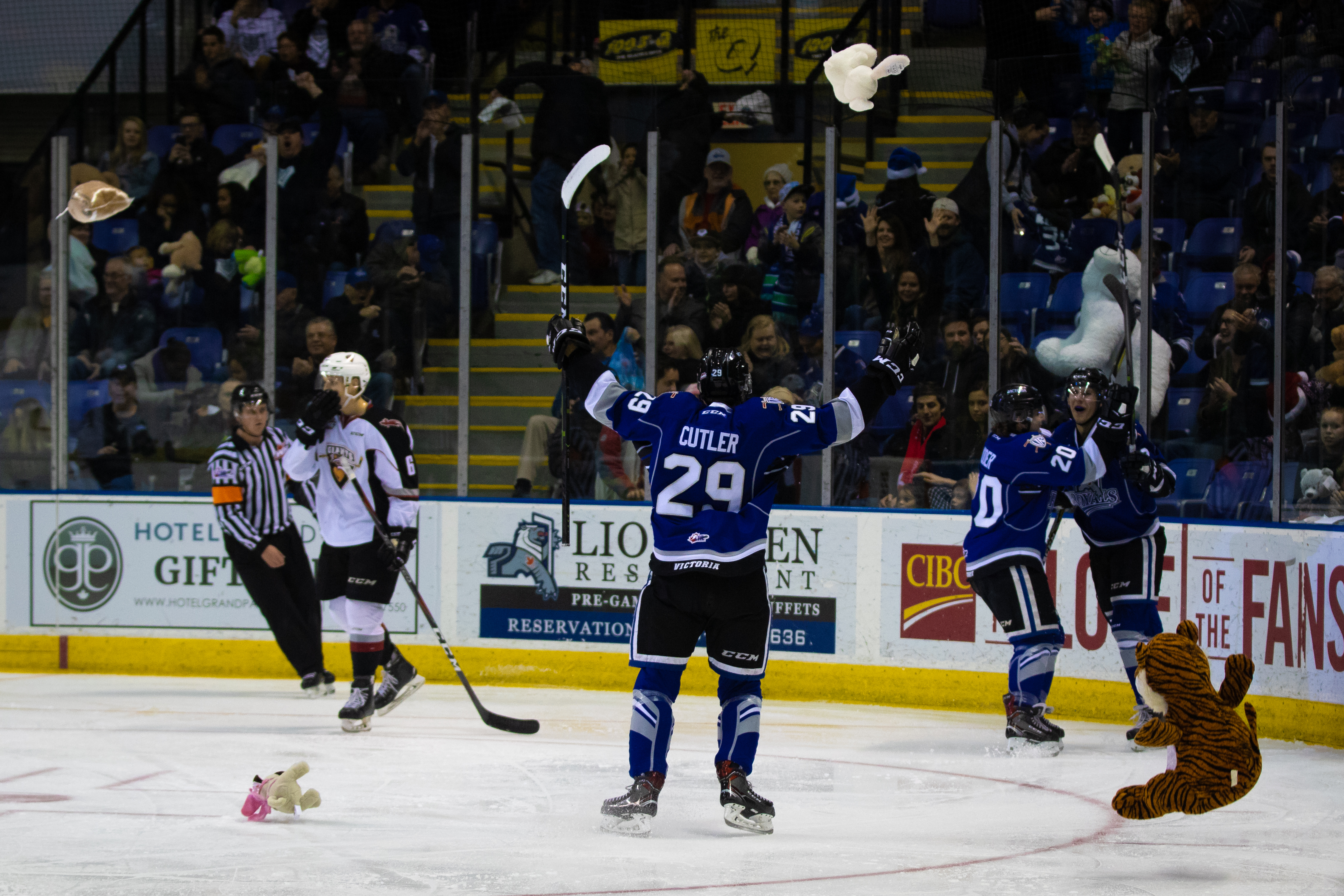 Behind the Bench - "Attack of the Flying Stuffies" - Victoria Royals