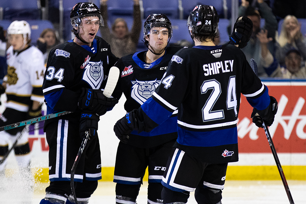 Royals score five unanswered to complete 5-3 comeback victory over ...