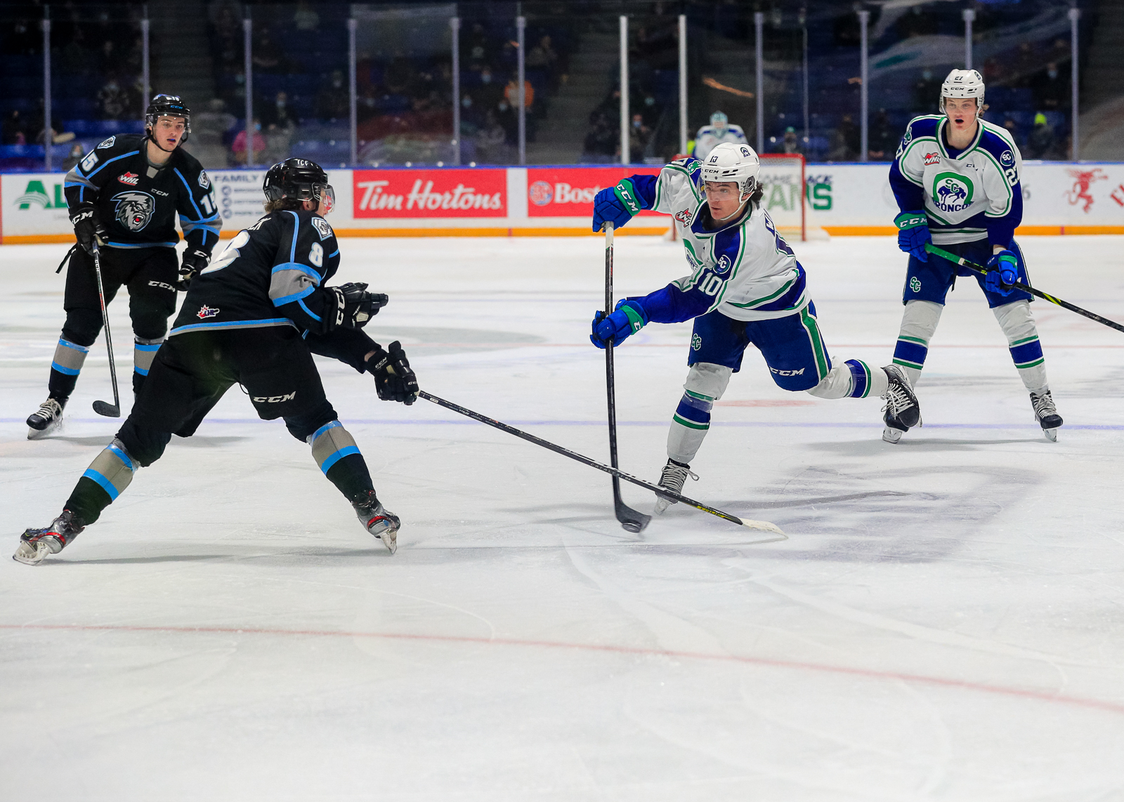 Broncos complete comeback on ICE - Wenatchee Wild
