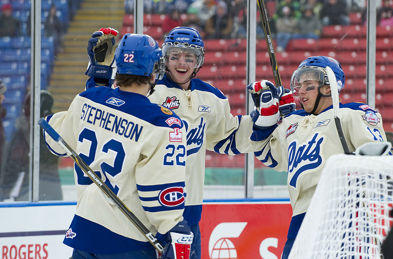 Gallery: Hitmen & Pats play for record crowd at McMahon Stadium ...
